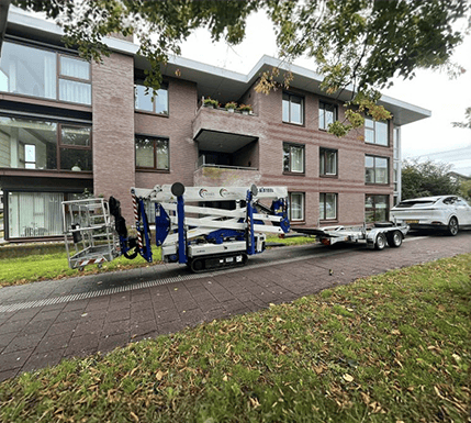 Octoplus Spider Lift helps contractors apply a perfect finish - Hird Sales